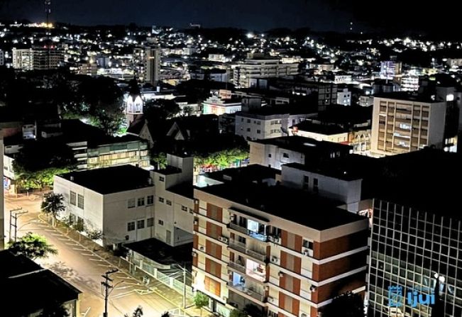 Notícia - Iluminação de Led transforma o cenário noturno de Ijuí ...